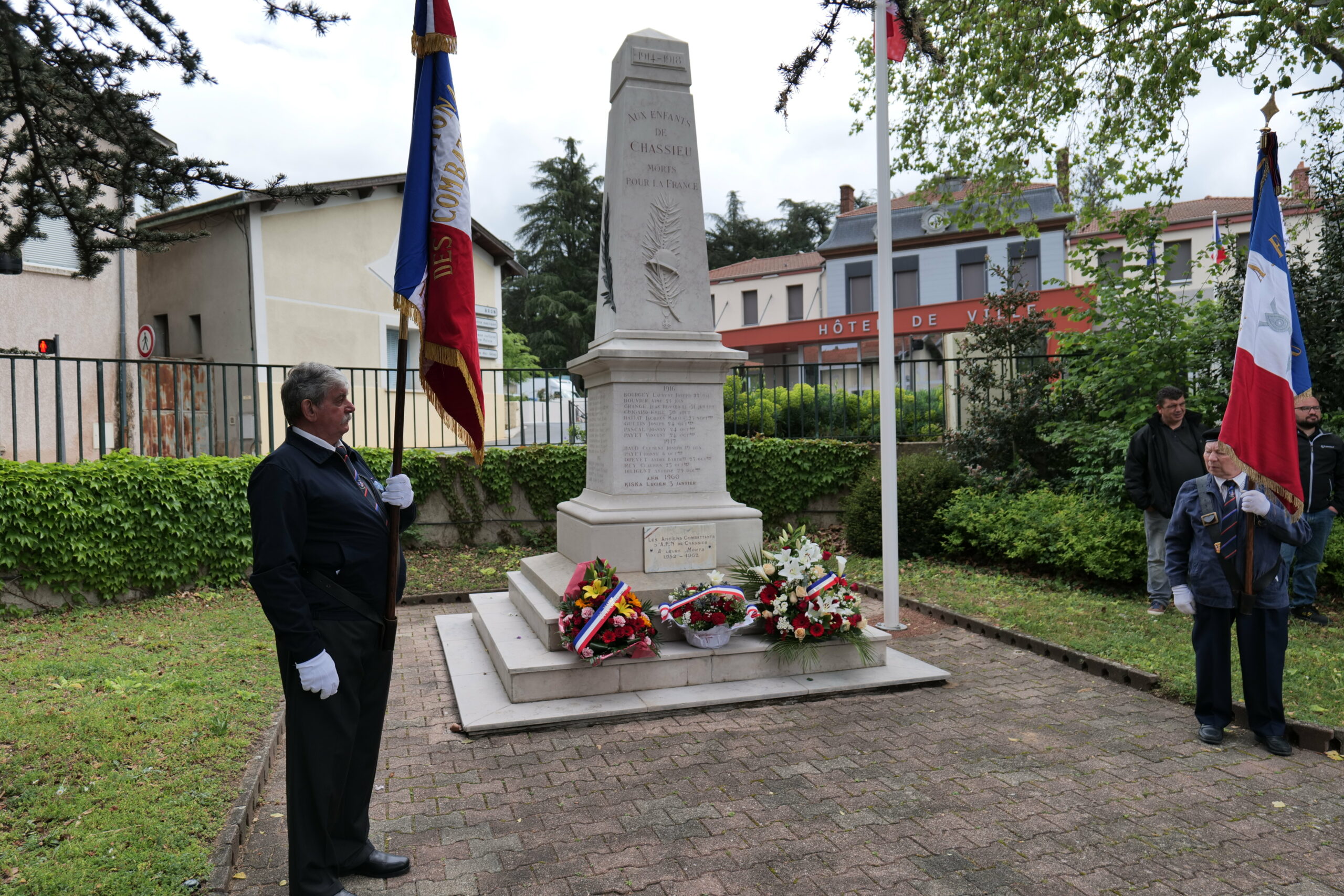 Cérémonie du 11 novembre - chassieu.fr