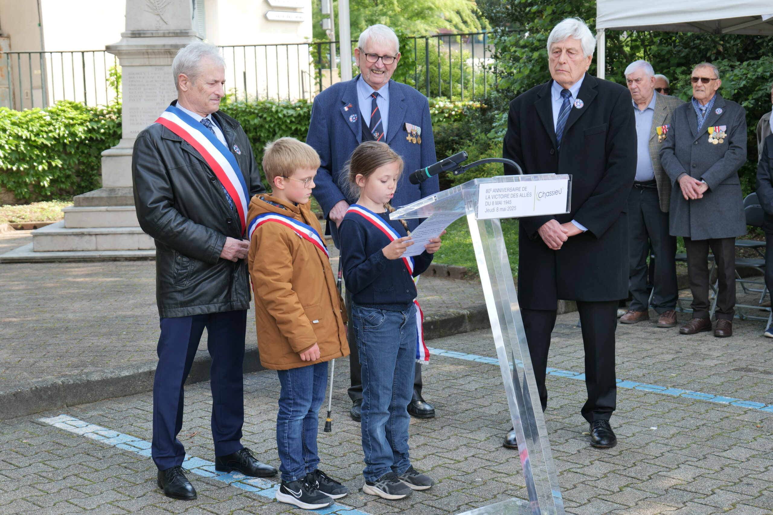 Cérémonie du 8-Mai - chassieu.fr